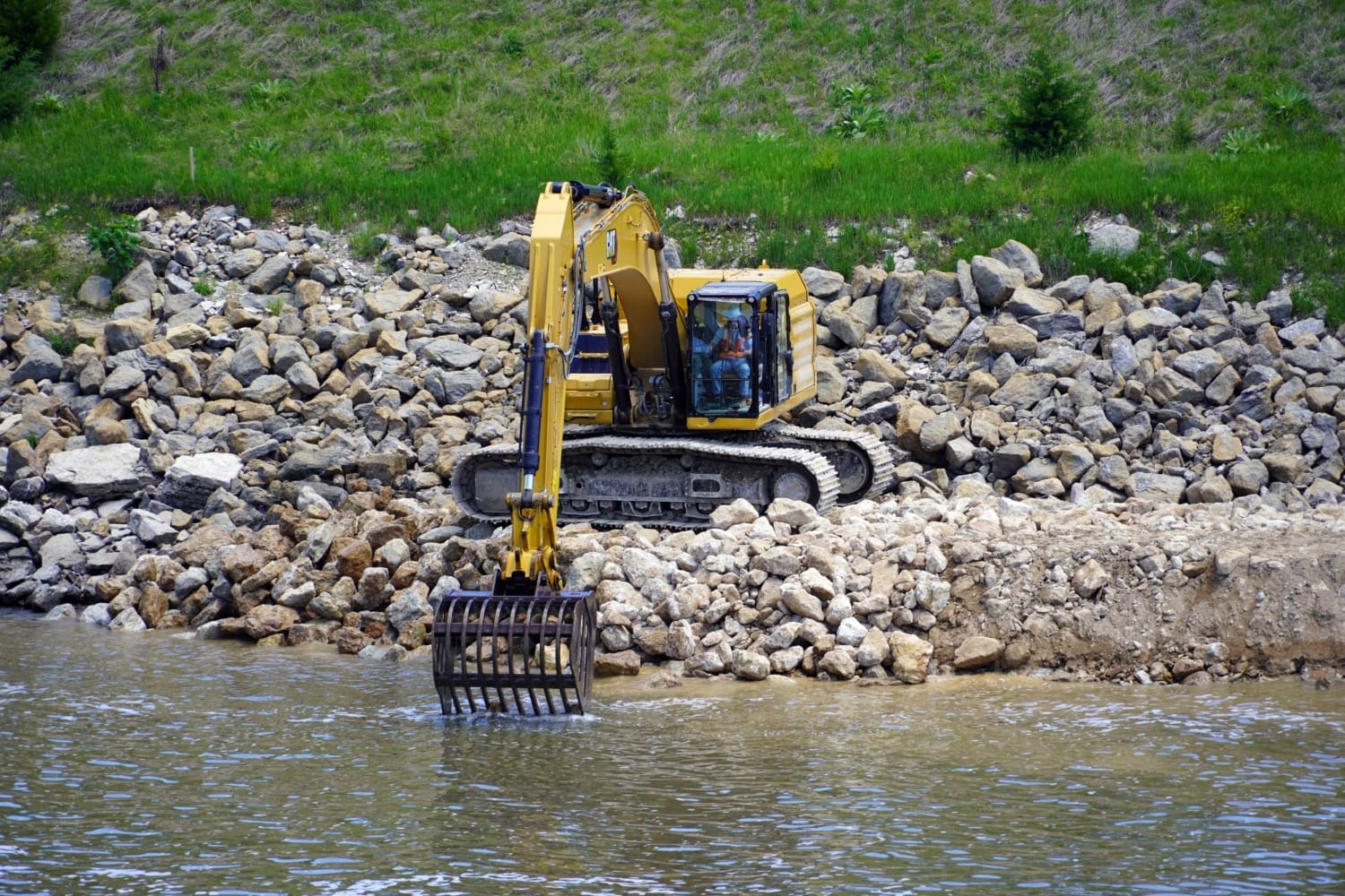 Skeleton Rock Screening Buckets for Loaders & Excavators | Dymax